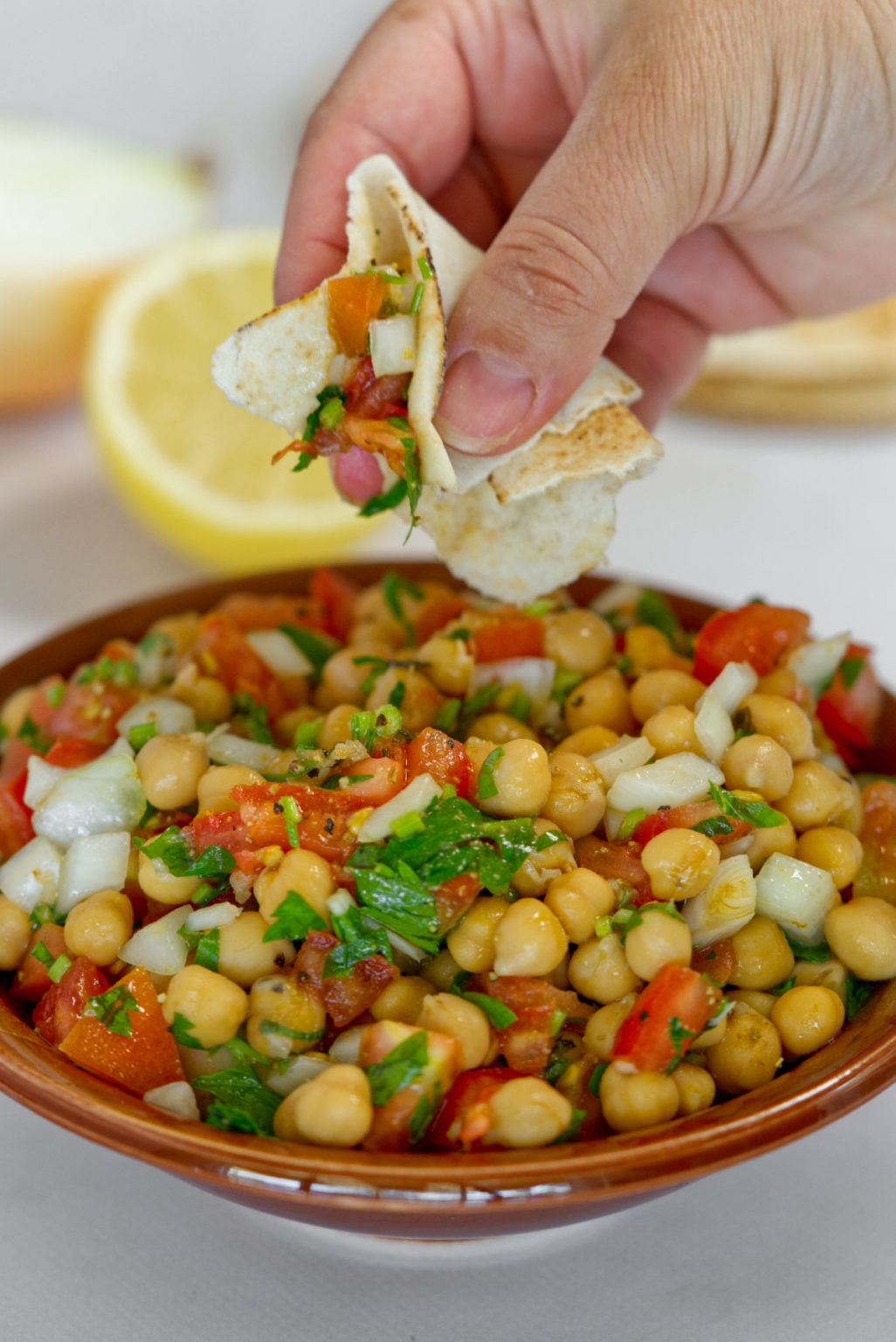Easy Balela Salad (Middle Eastern Chickpea Salad)