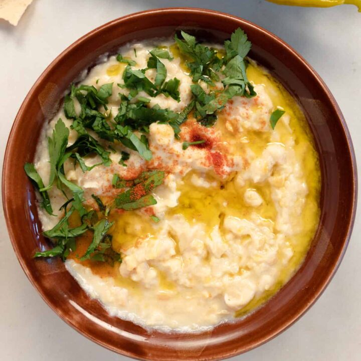 Easy Creamy Lebanese Musabaha (Chickpeas Breakfast)