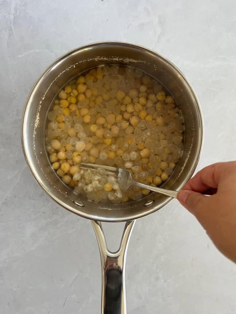 Easy Creamy Lebanese Musabaha (Chickpeas Breakfast)