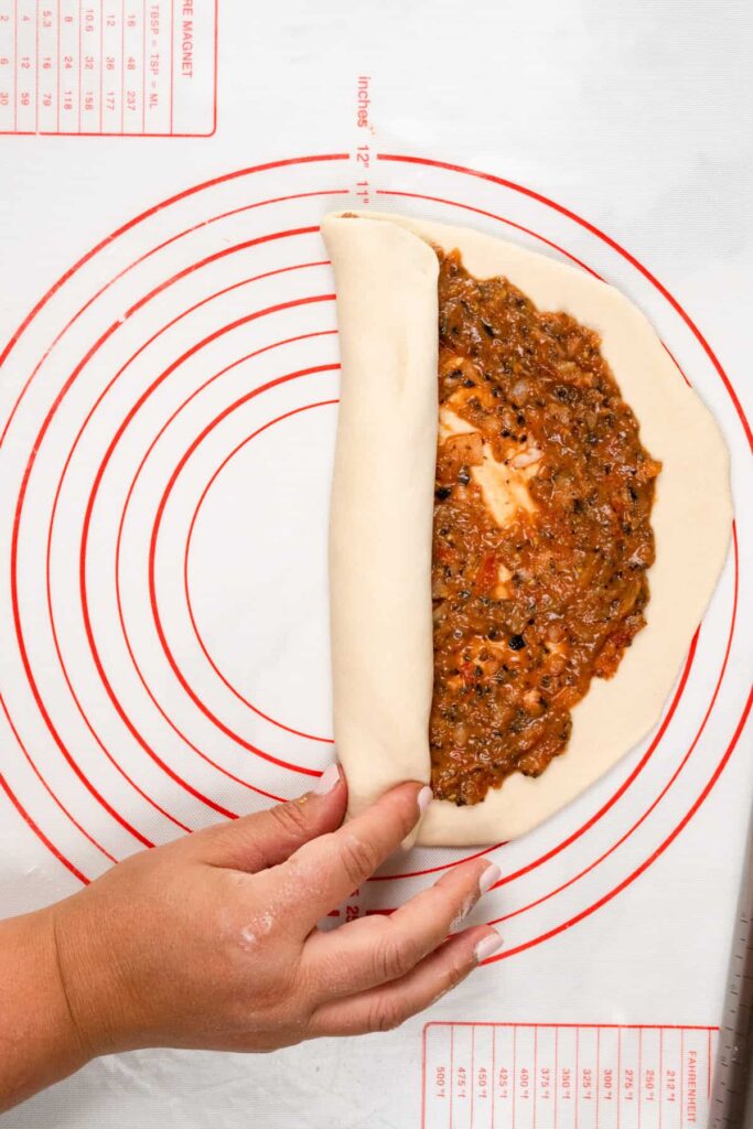 Delicious Vegan Pizza Rolls That Everyone Will Love