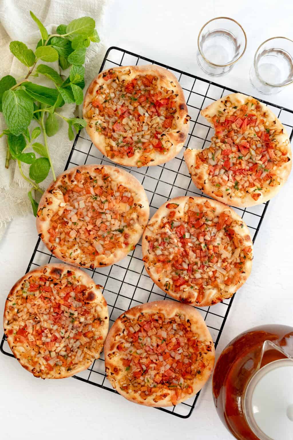 Tomato and Onion Manakeesh