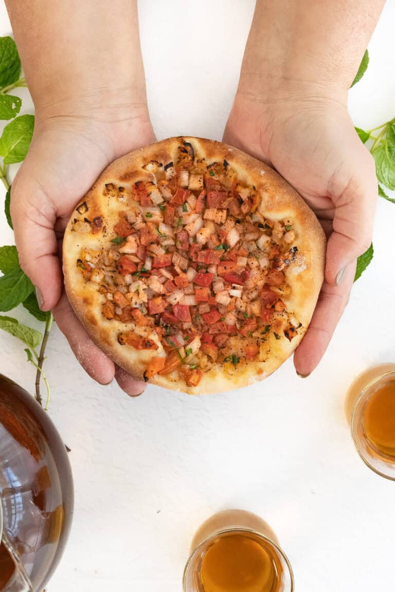 Tomato and Onion Manakeesh