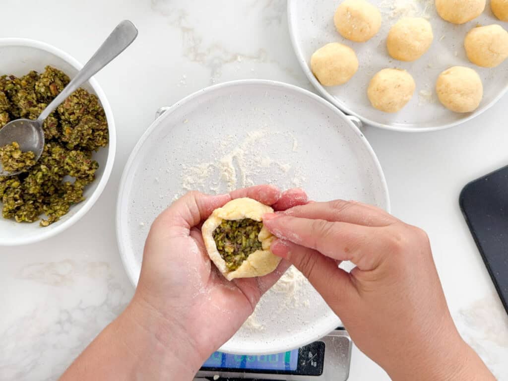 Maamoul with Pistachios